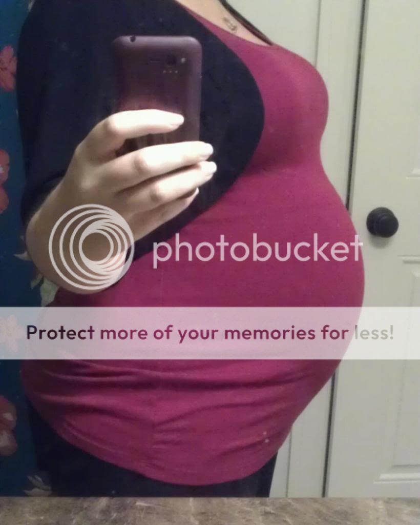 5'6 230 lbs will I show? Picture! | BabyCenter